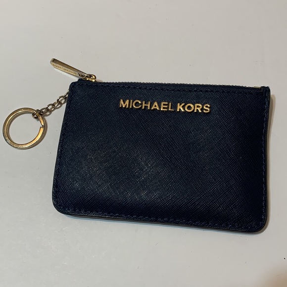 Michael Kors | Bags | Michael Kors Jet Set Travel Top Zip Coin Credit ...